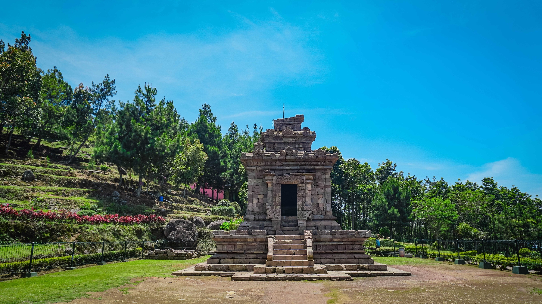 Apiks | Aplikasi Pariwisata Terintegrasi Kabupaten Semarang.